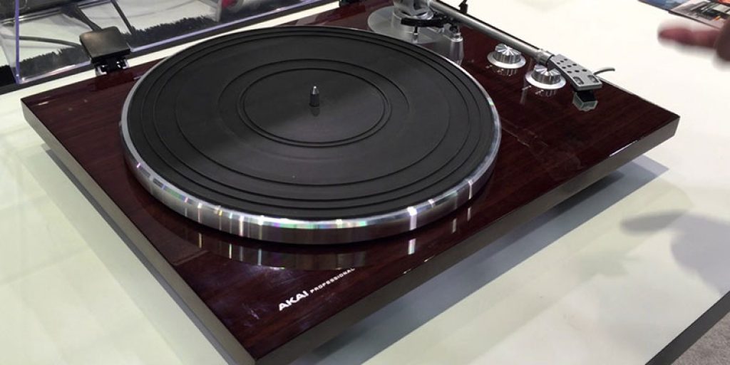 Platine vinyle Akai: Top 3 des Modèles Incontournables | Avis&Test